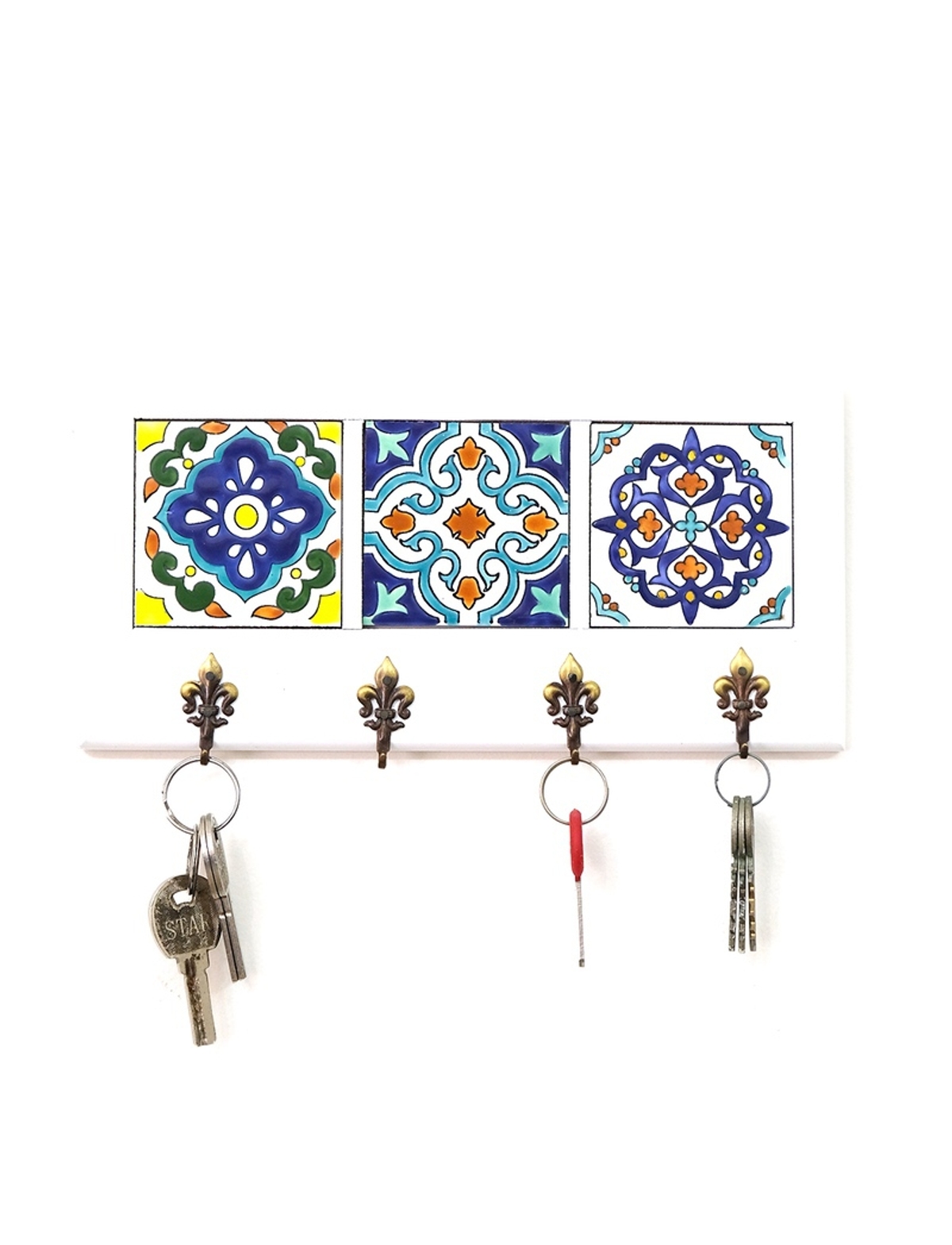 Decorative Key Hanger with Handpainted Ceramics (White) - Souq Fann