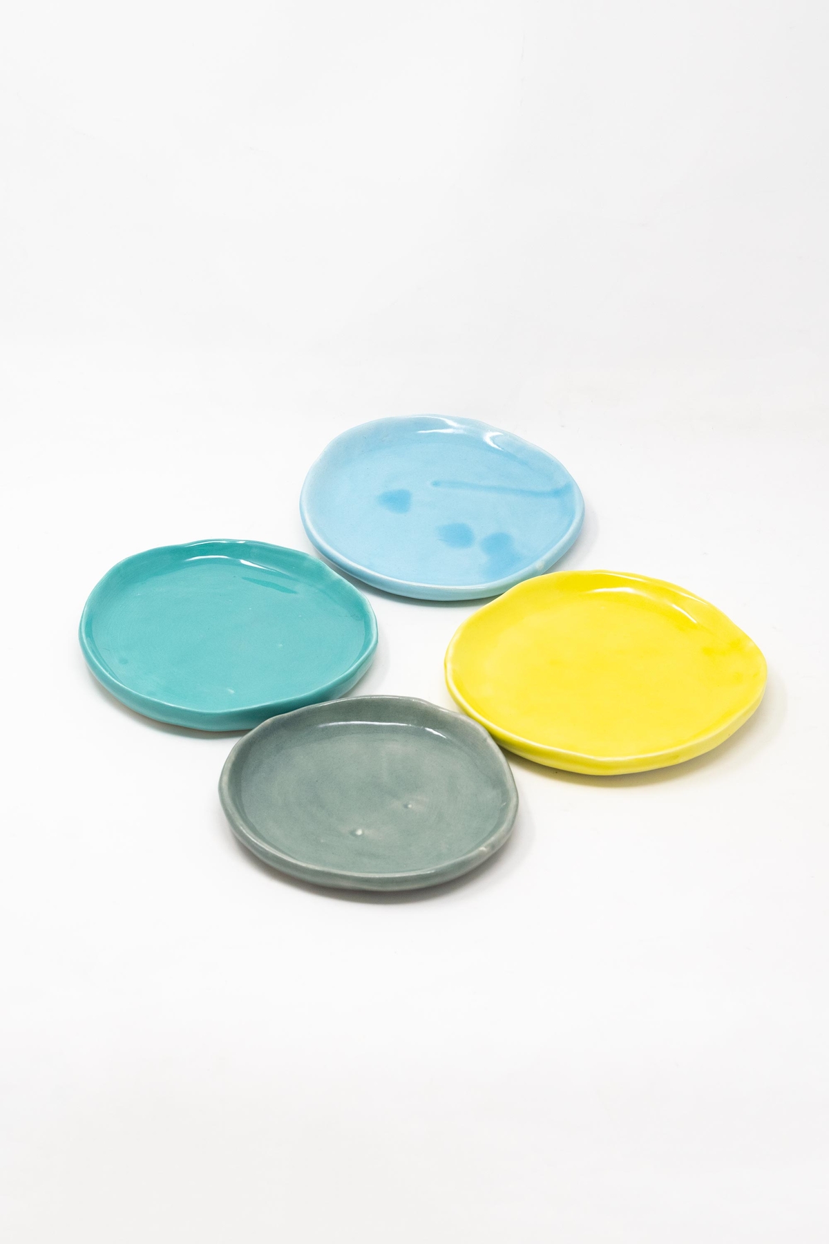 Ceramic Plate Set of Four - Multiple Colors - Souq Fann
