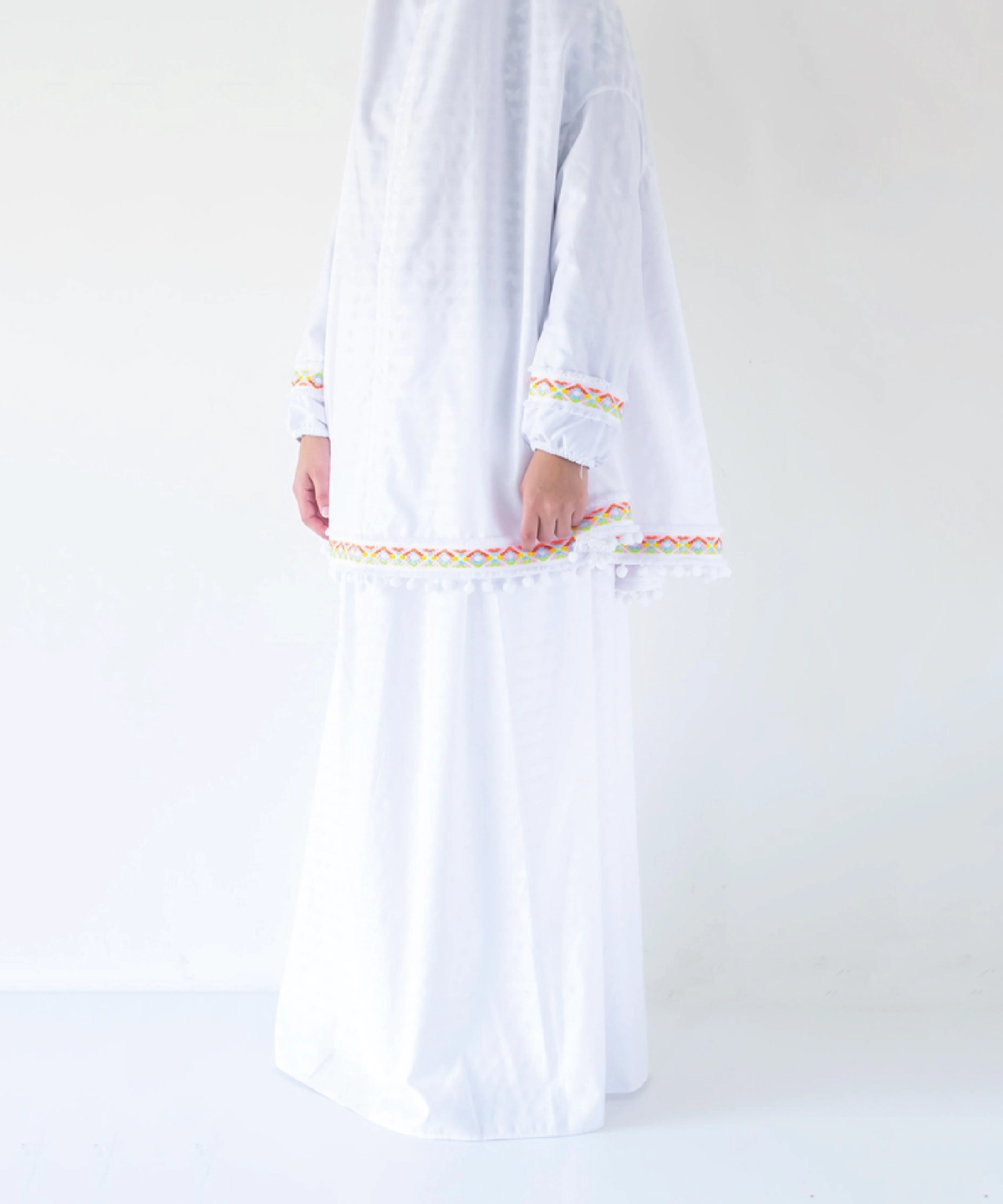 White Embroidered Prayer Clothes With Sleeves - Souq Fann