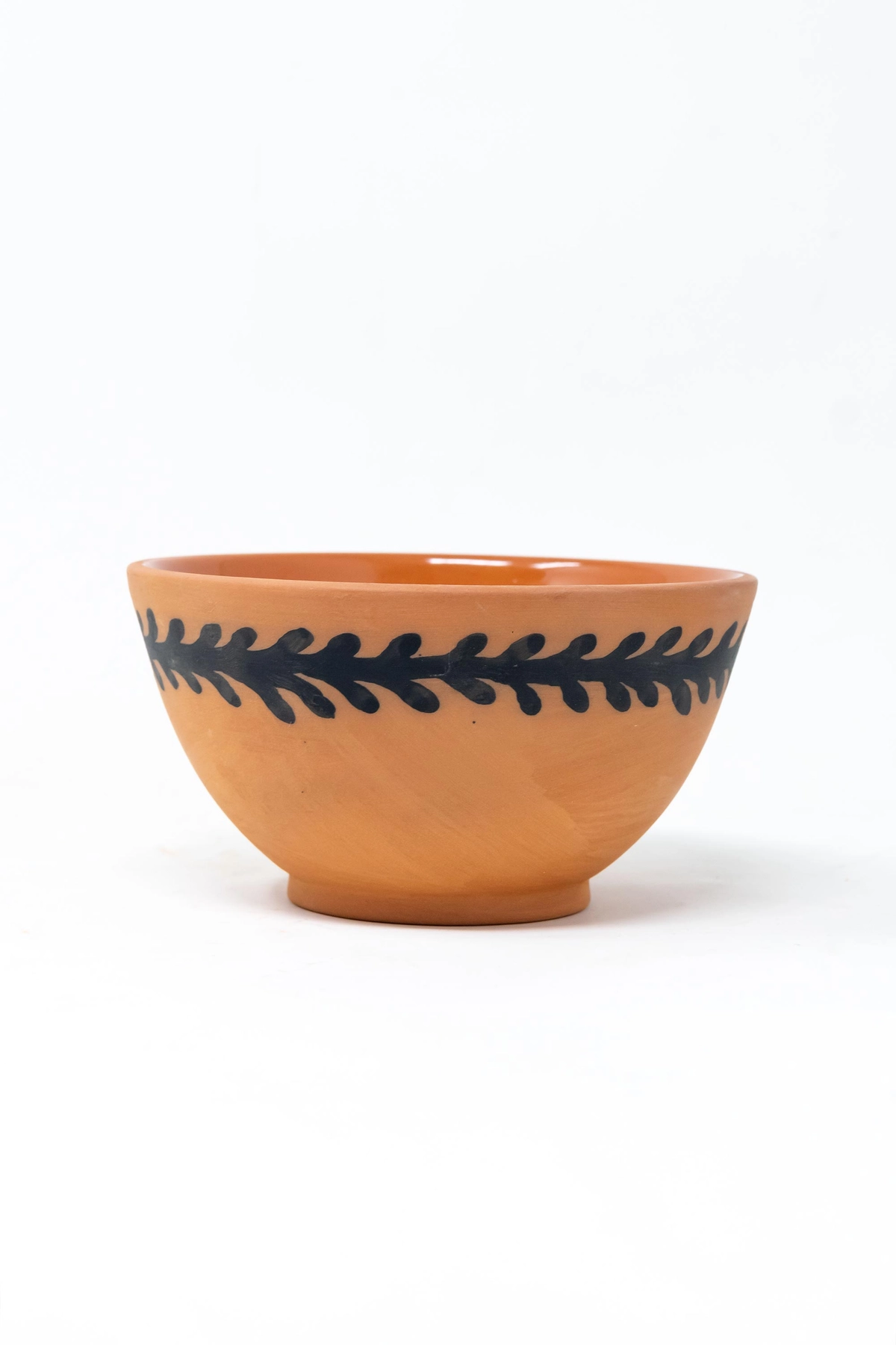 Round Pottery Bowl - Souq Fann